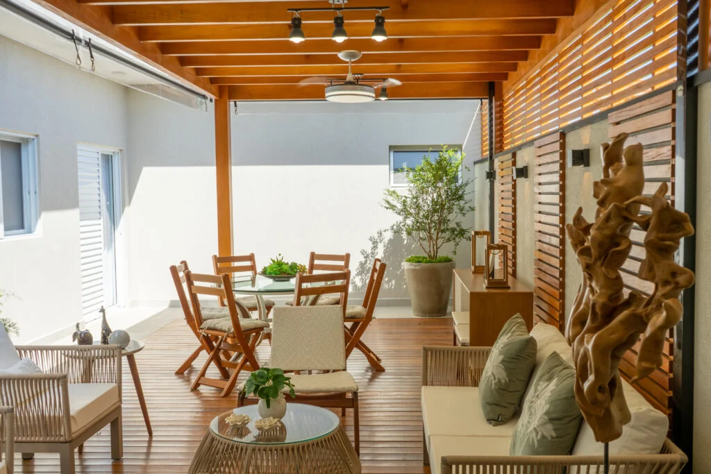 Pergolados na Varanda: Transforme Seu Espaço Compacto | Lucas Oliveira ...